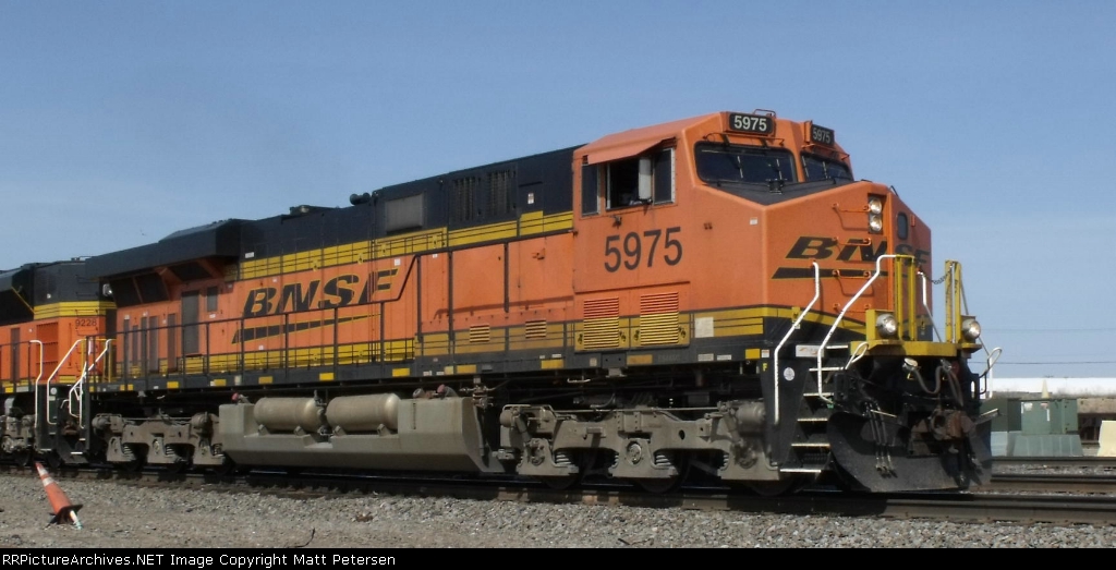 BNSF 5975